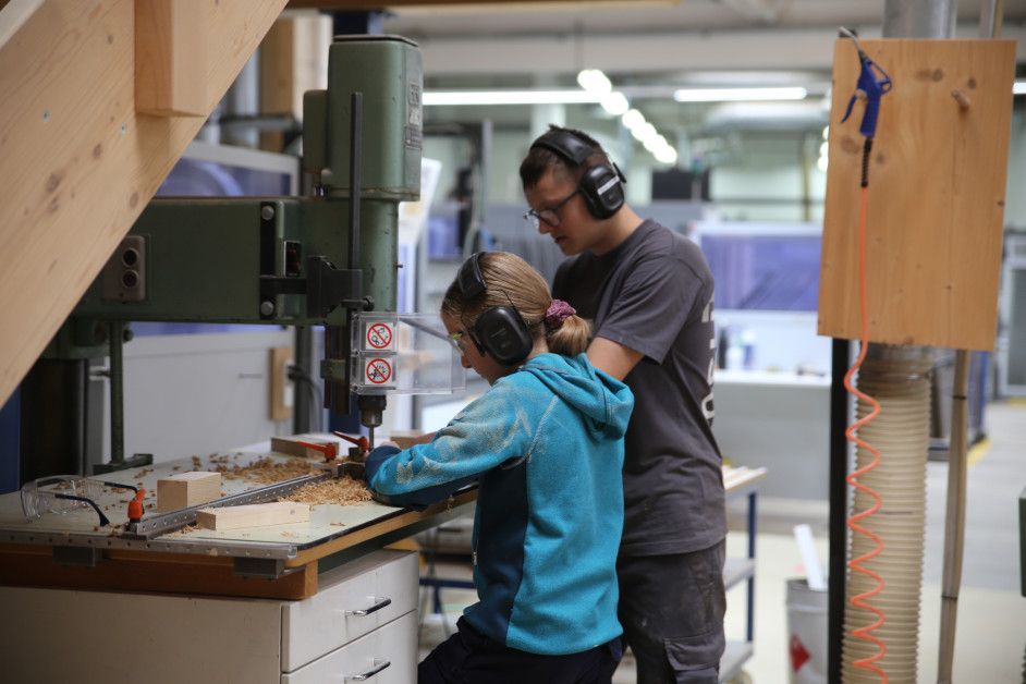 Schreiner - Intern - Loosli AG